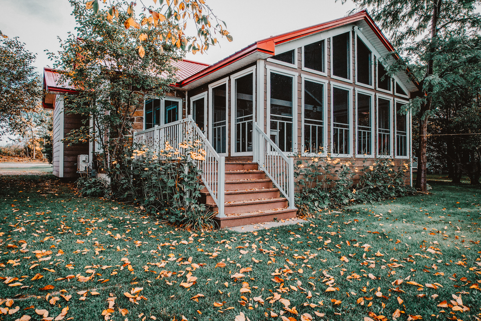 Veranda : Replacement of a deck with a 3-season veranda - Postech Screw ...